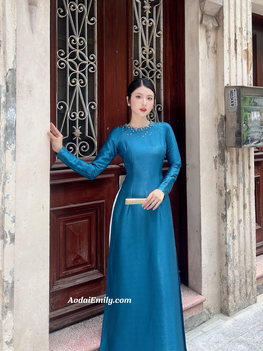 ALISSON Pre made plain color with crystals collar| Ao Dai Emily